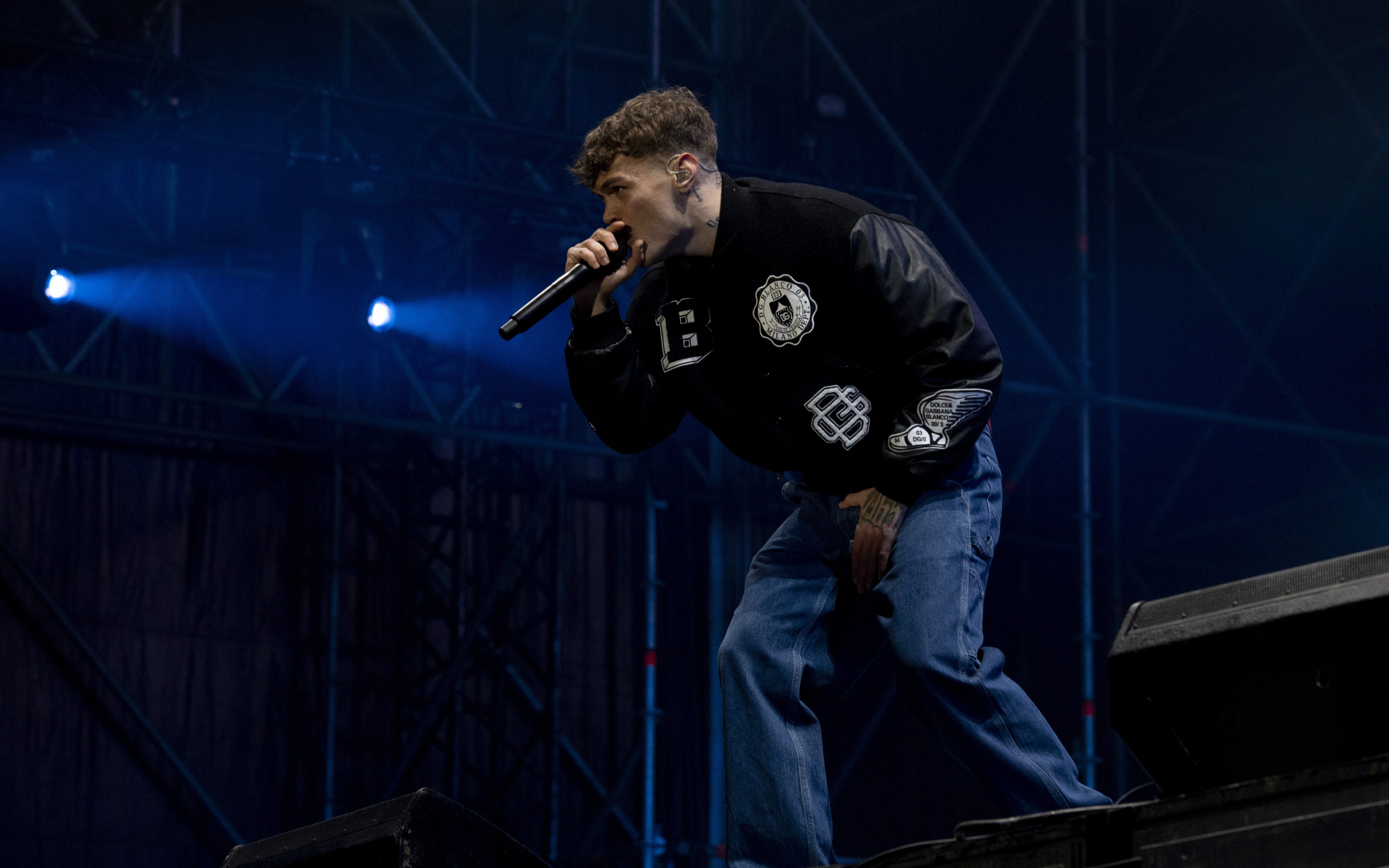 Blanco, annunciato il suo primo tour nei palazzetti: le date nel 2026 ...