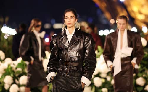 Paris Fashion Week, la sfilata della Primavera/Estate 2026 di Yves Saint Laurent | Sky TG24