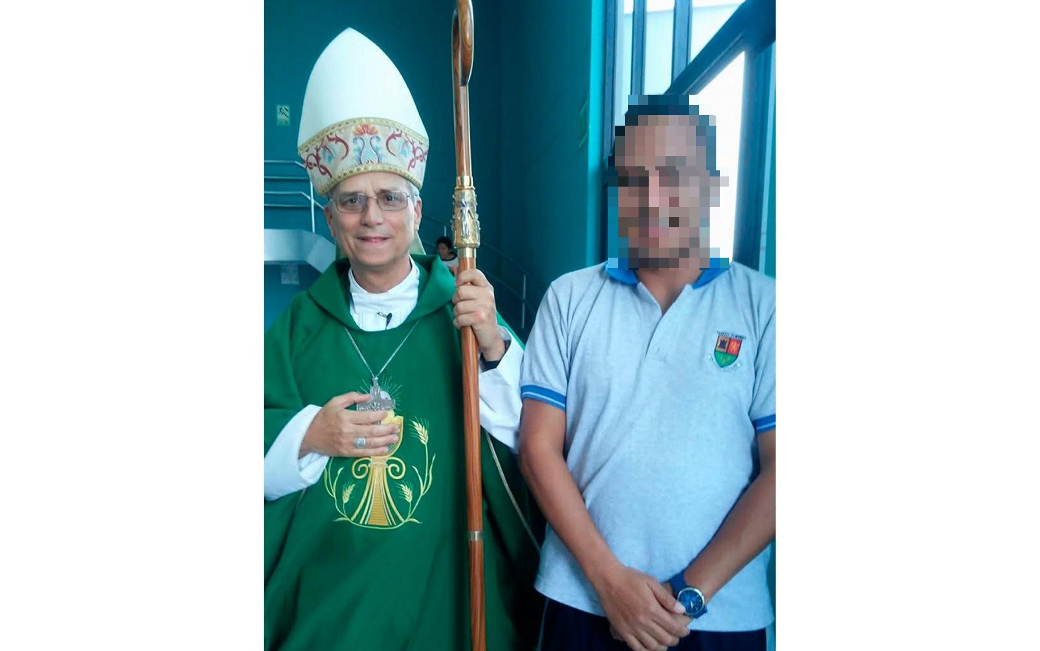 Papa Leone XIV, virali le foto sui social di Robert Francis Prevost da giovane | Sky TG24