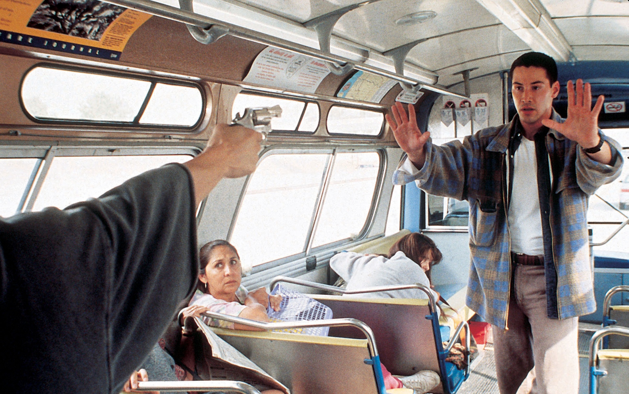 'Speed', 30 anni fa l'uscita del film con Keanu Reeves e Sandra Bullock ...