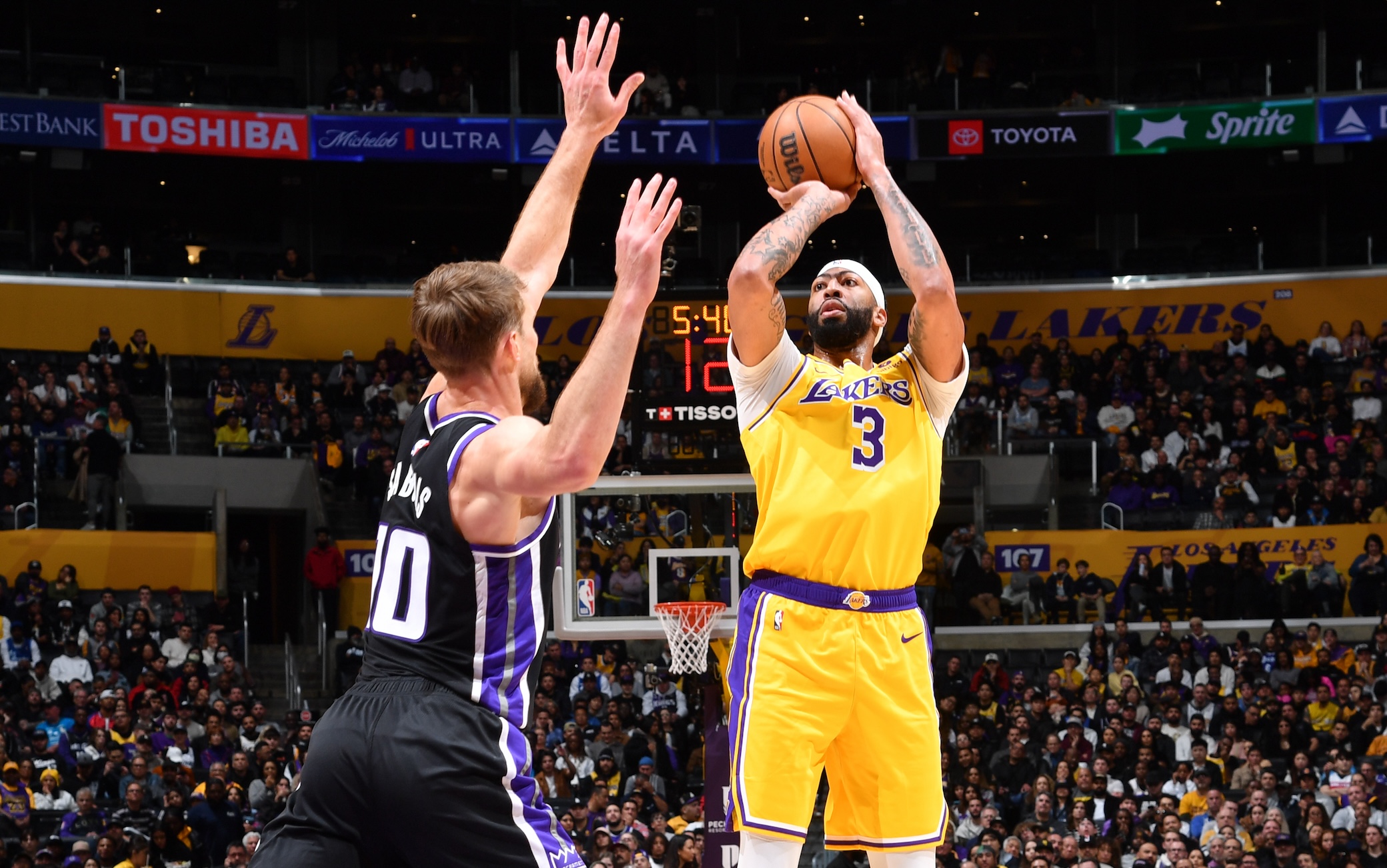 NBA, gli scontri diretti tra Anthony Davis e Domantas Sabonis | Sky Sport