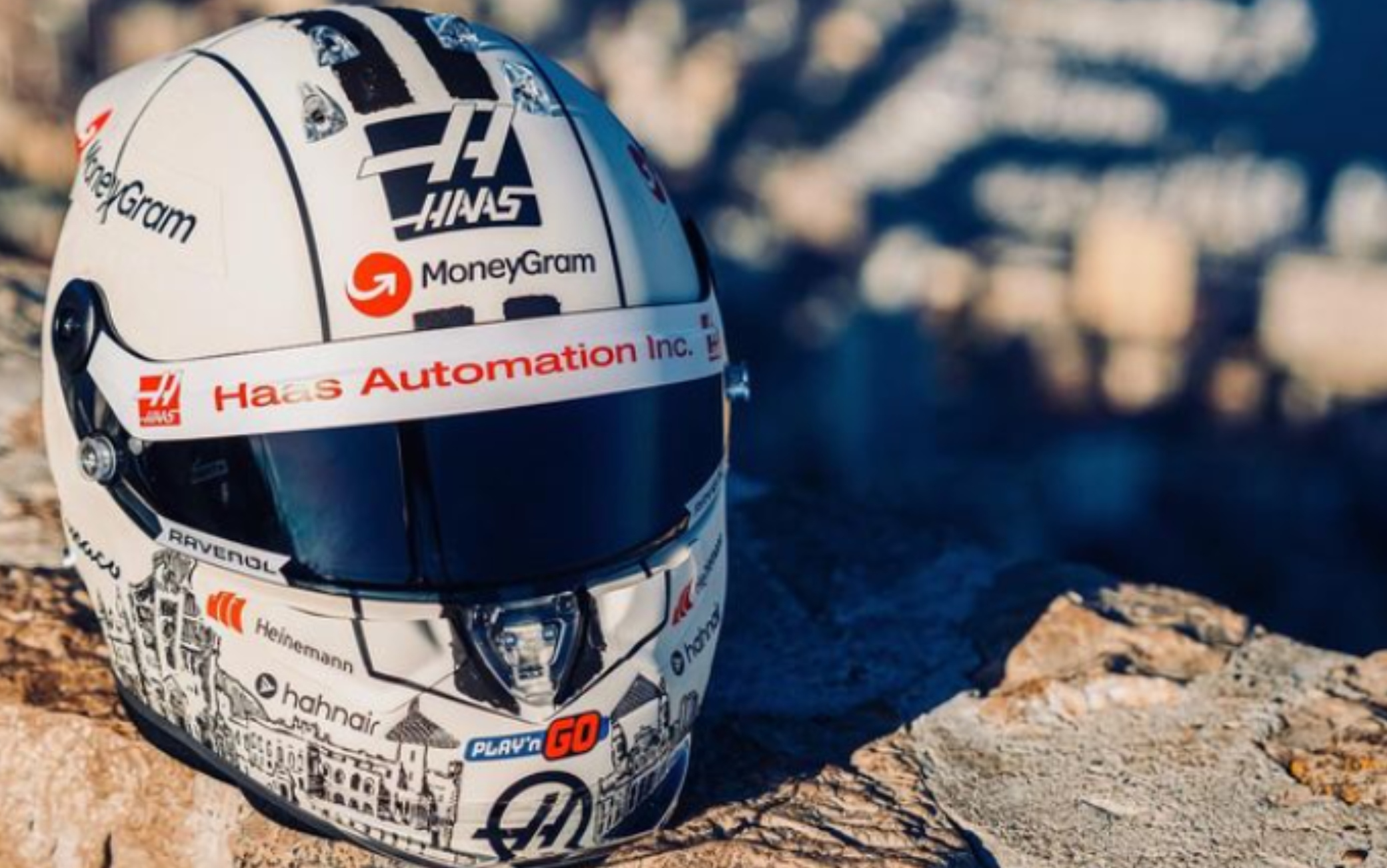 F1, i caschi dei piloti per il GP Monaco a Monte Carlo. Foto | Sky Sport