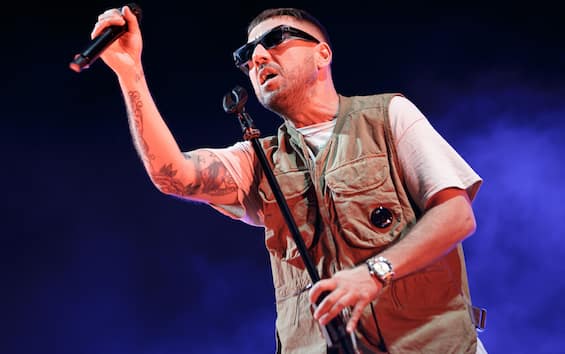 Coez, esce il 14 ottobre il secondo volume di 'From the rooftop'