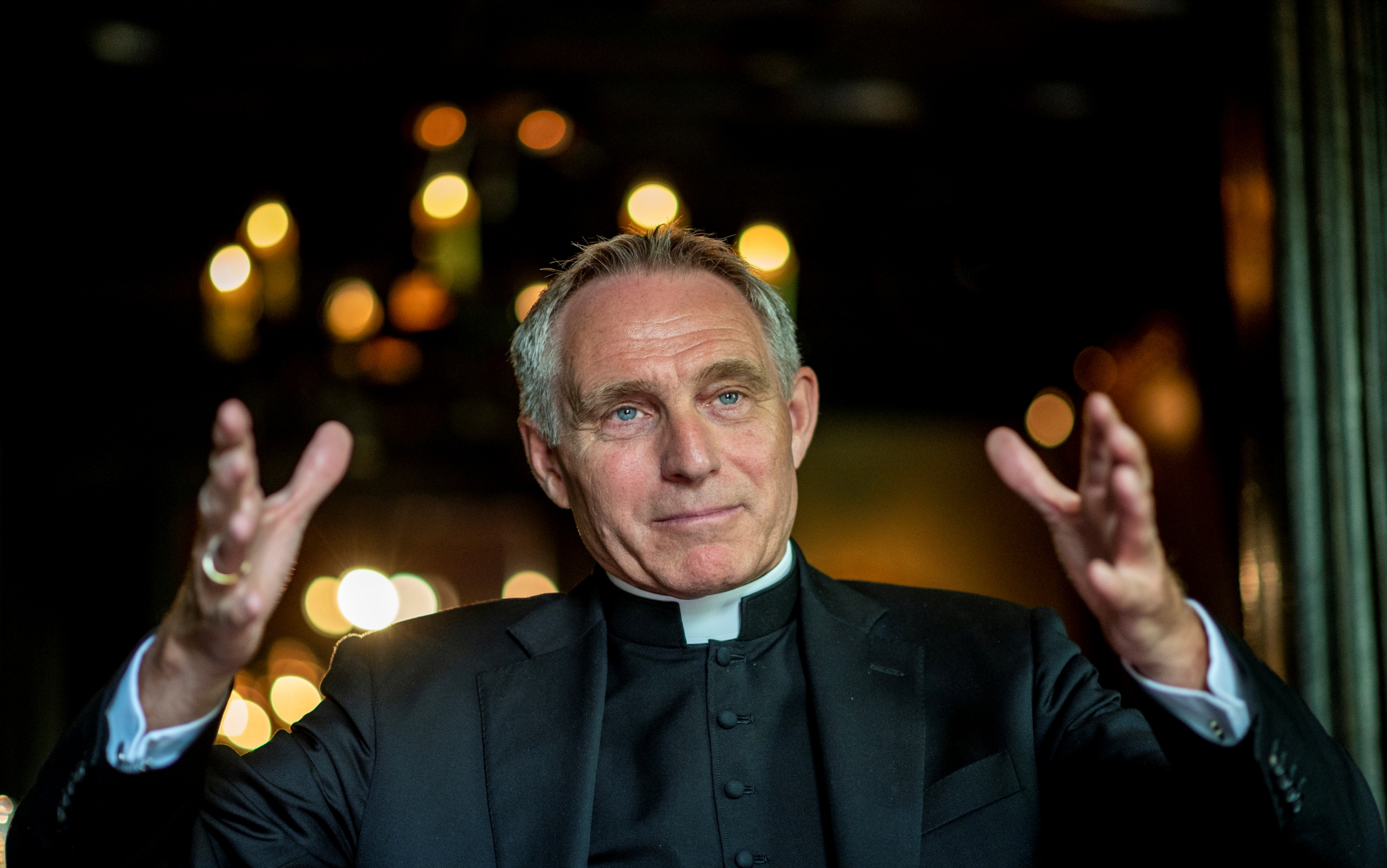 Morte Papa Ratzinger: chi è padre Georg Gänswein, il fidato assistente ...