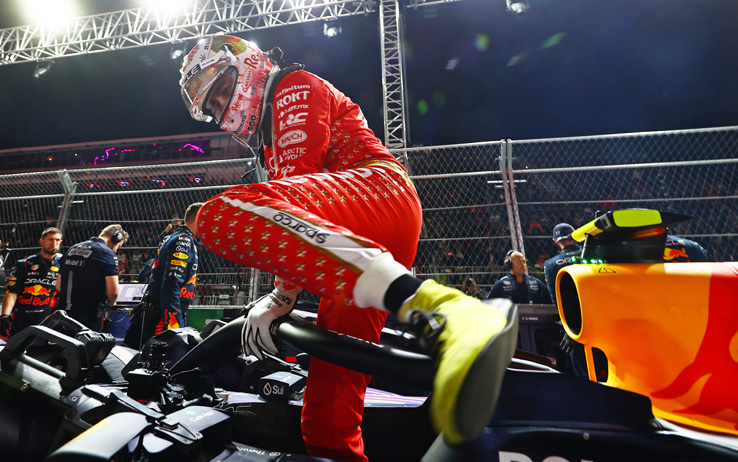 Formula 1, GP Las Vegas 2023: Verstappen e Perez con tutte alla Elvis Presley. FOTO | Sky Sport