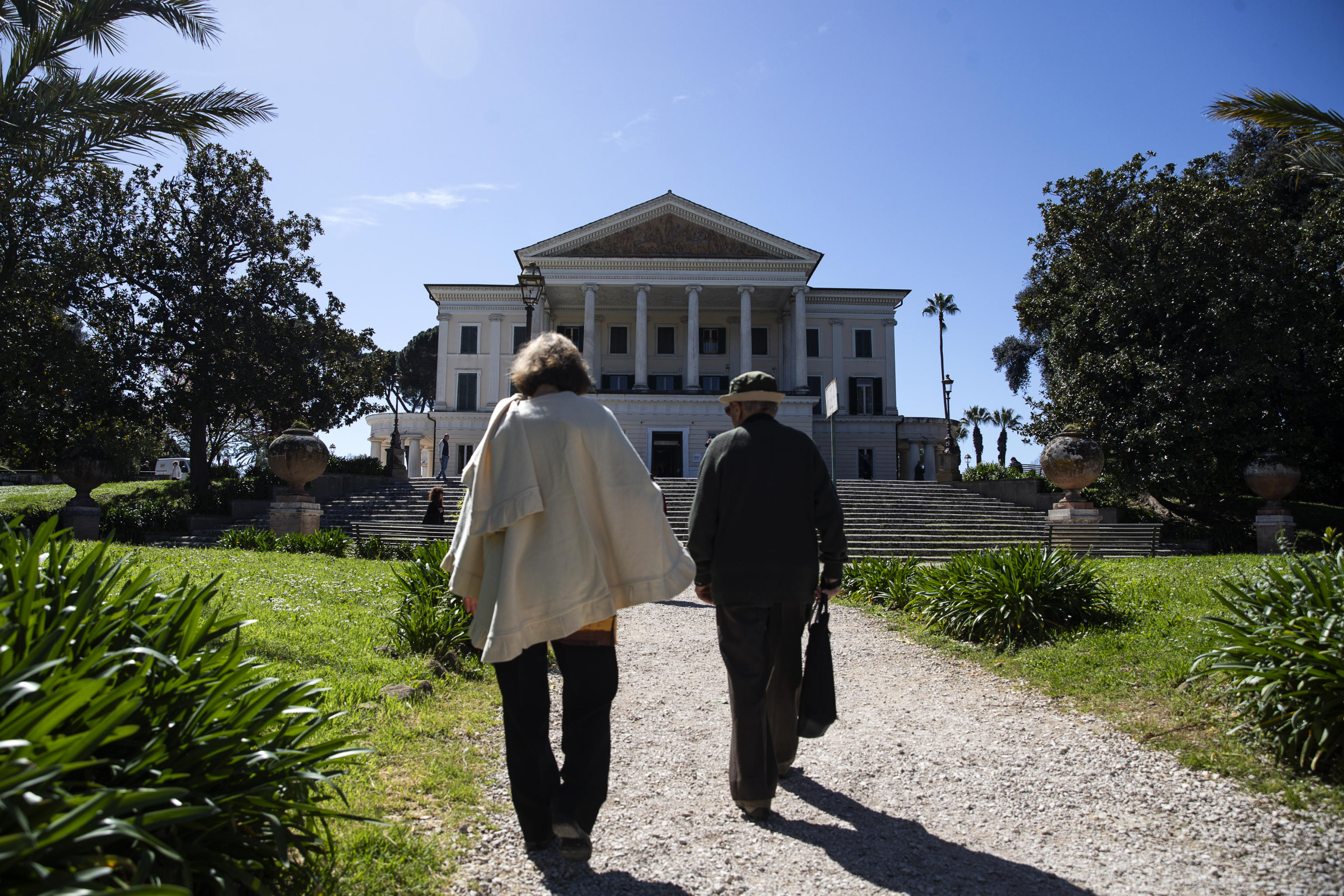 Roma, tornano le visite al Bunker di Mussolini a Villa Torlonia. FOTO ...