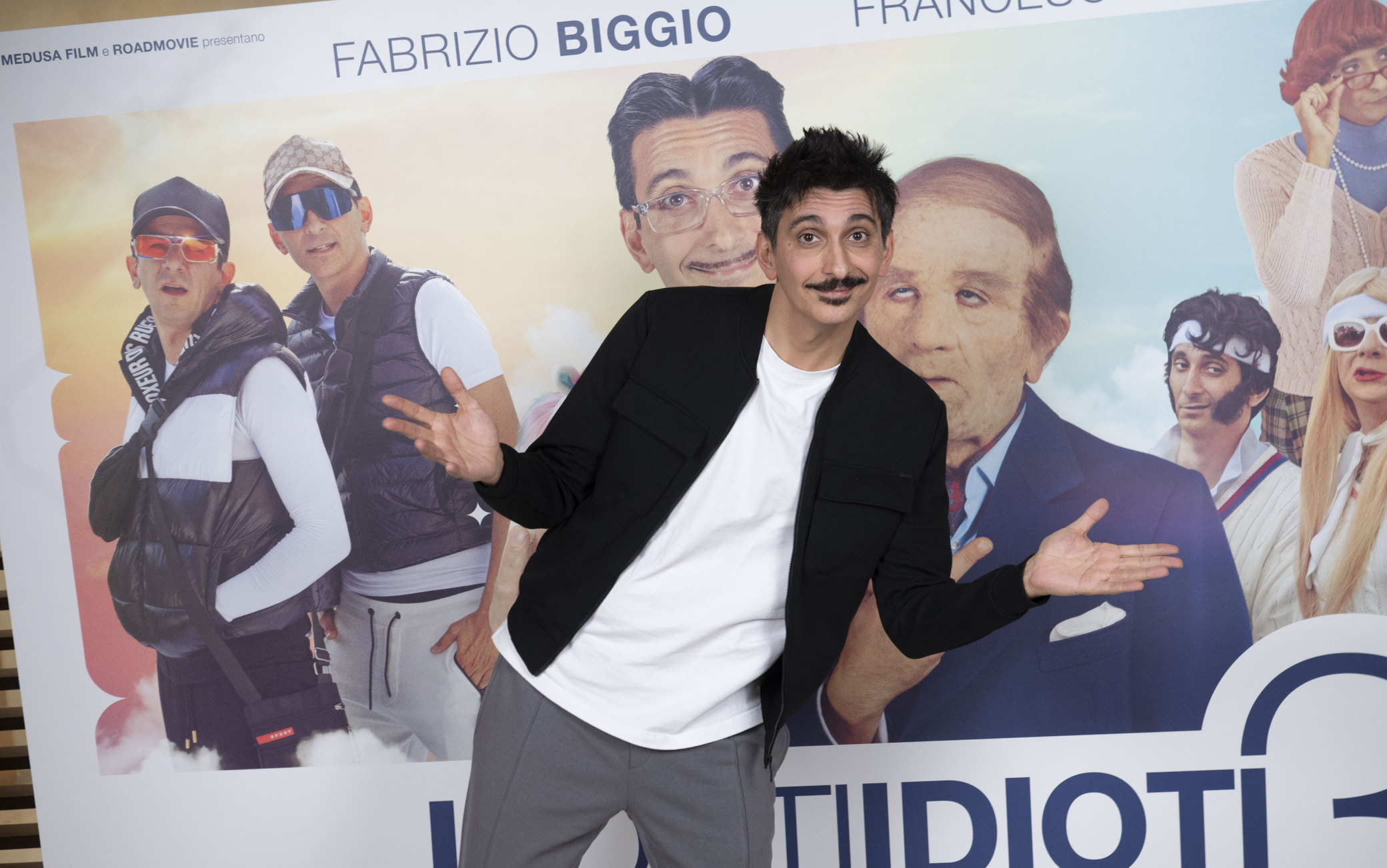 I soliti idioti 3, il cast del film con Fabrizio Biggio e Francesco ...