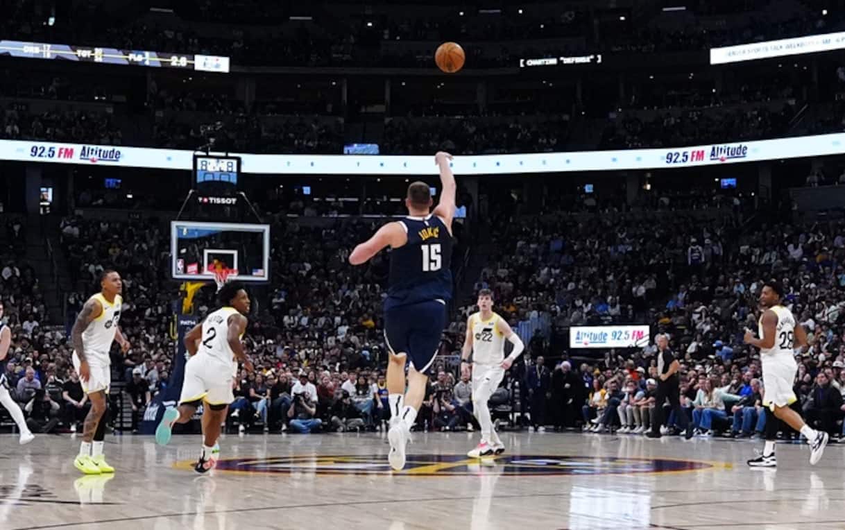 NBA, Jokic: canestro da tre quarti di campo sulla sirena. VIDEO | Sky Sport
