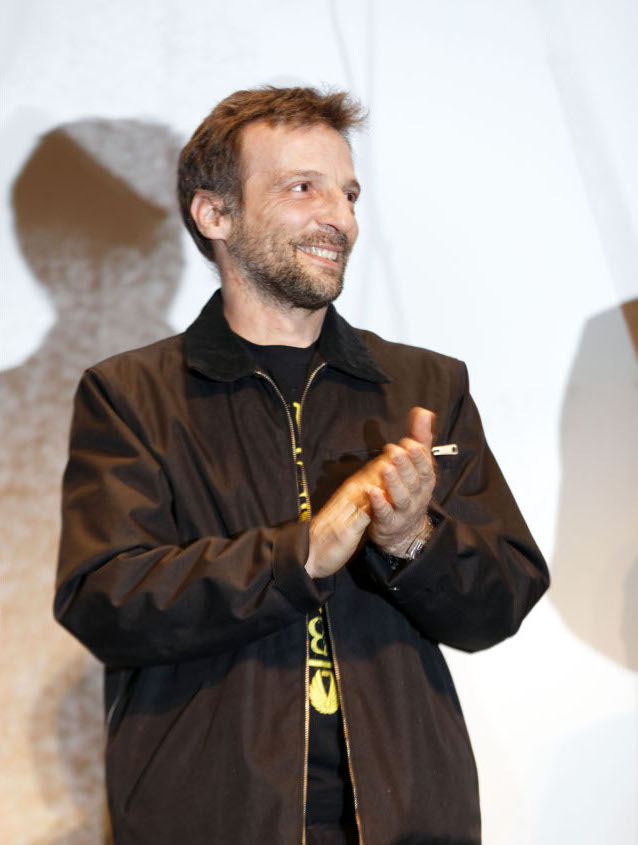 Le Bureau, le foto più belle di Mathieu Kassovitz, che nella serie tv ...