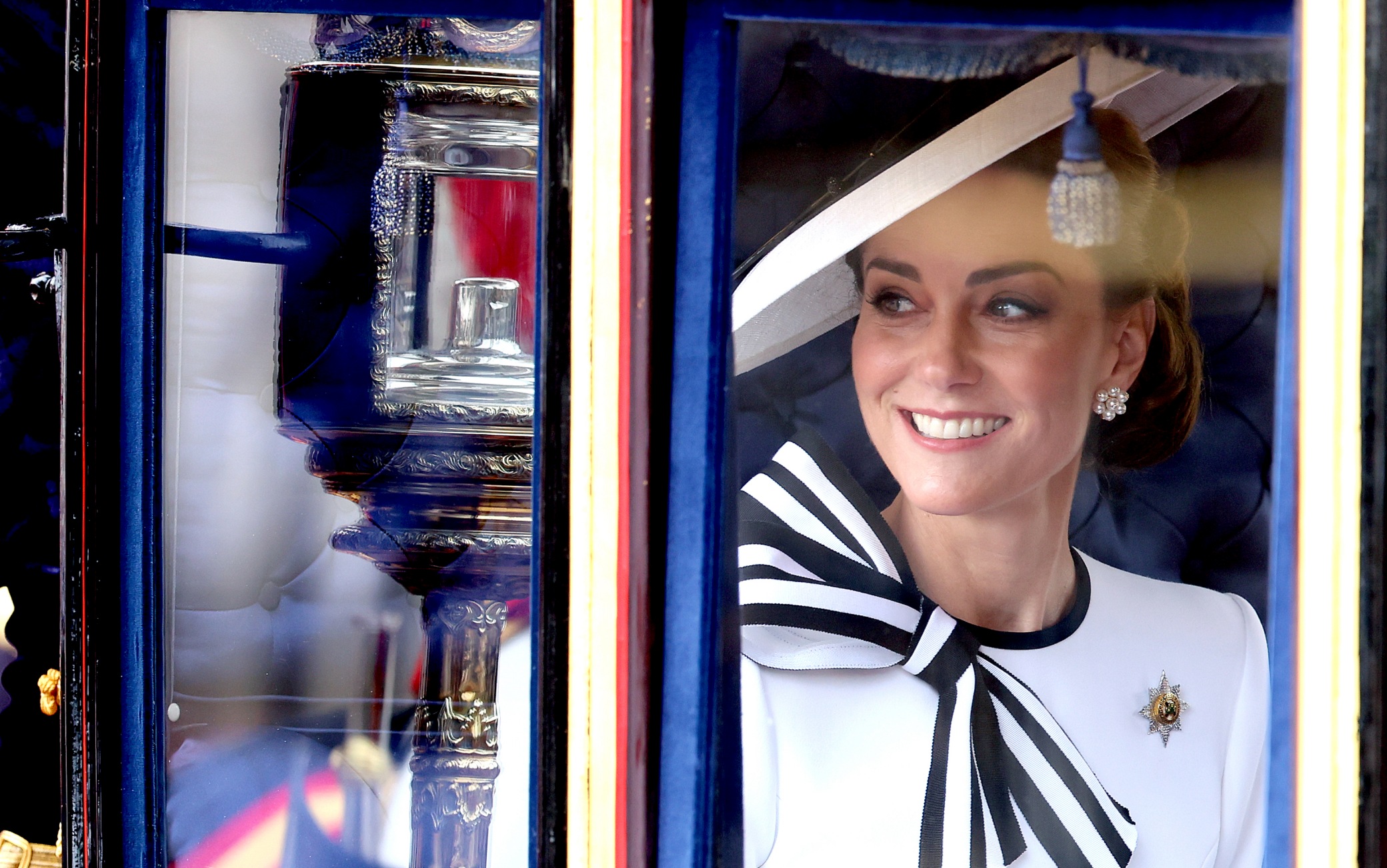 Kate Middleton, l'abbraccio con Liz Hatton giovane malata di cancro ...