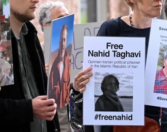 L'Iran rilascia l'attivista Nahid Taghavi dopo 4 anni | Sky TG24
