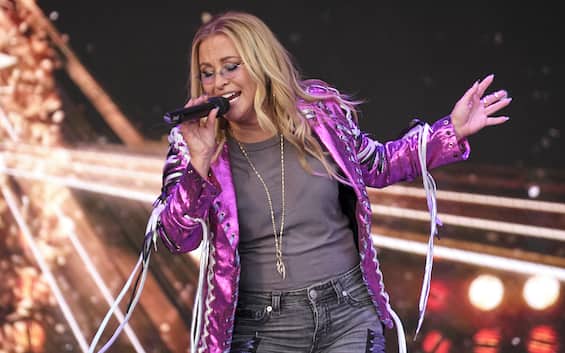 Anastacia annuncia il tour 2025: tre date in Italia | Sky TG24
