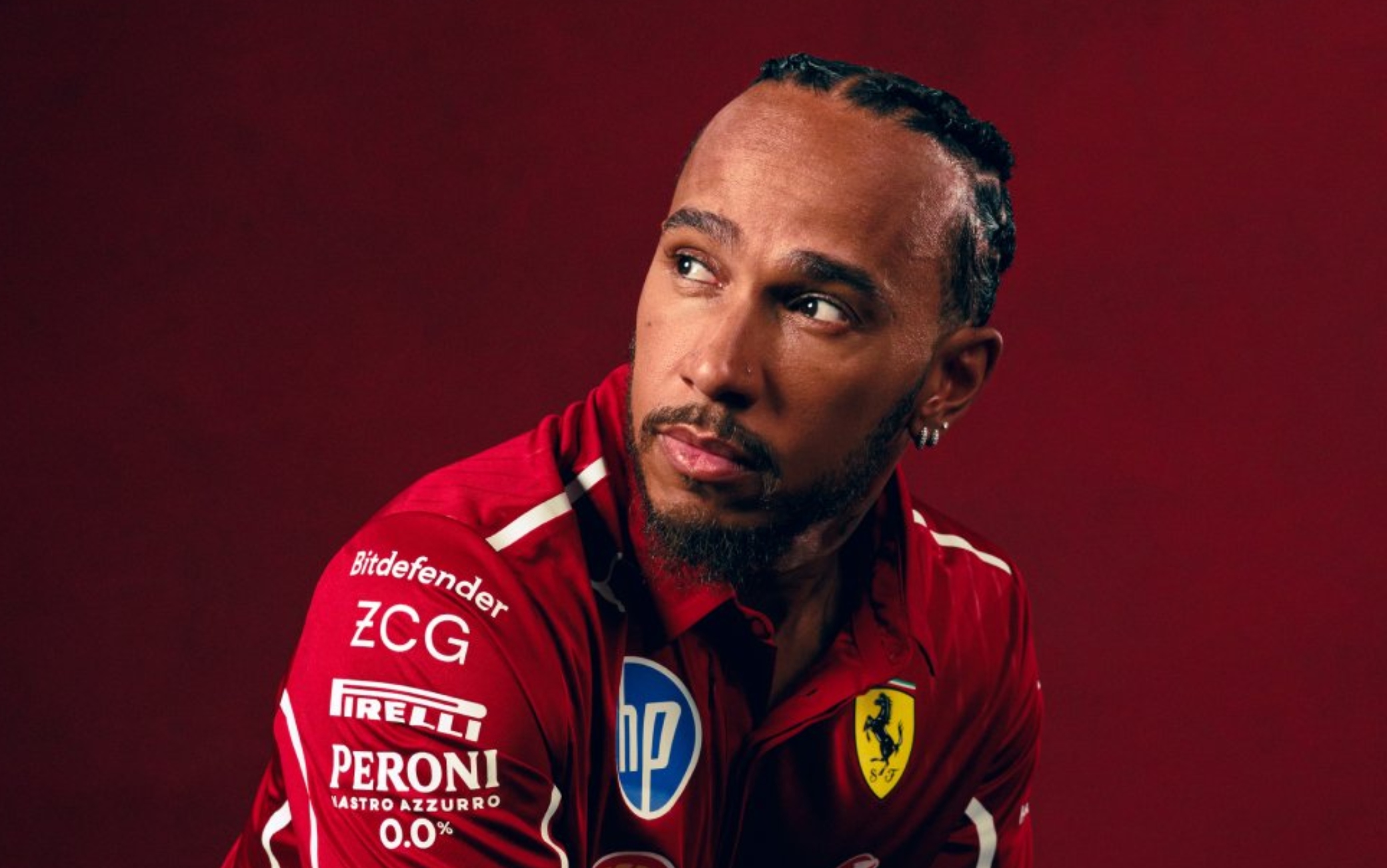 Ferrari, abbigliamento e divise della scuderia per il Mondiale F1 2025 ...
