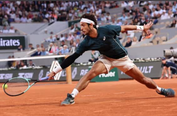 Roland Garros, Musetti batte Rune 3-1 e vola ai quarti di finale | Sky TG24