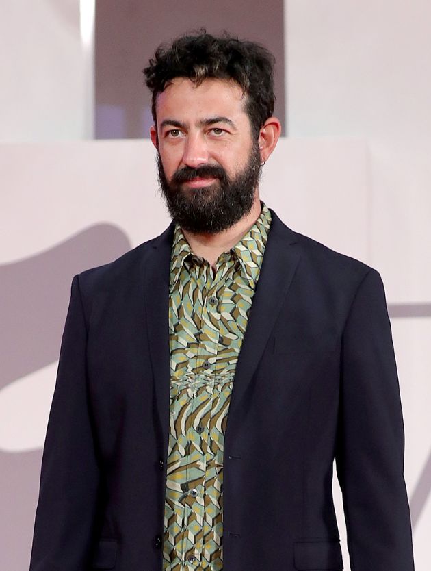 Chi è Liberato, il cantante senza volto: oggi al cinema il film sulla ...