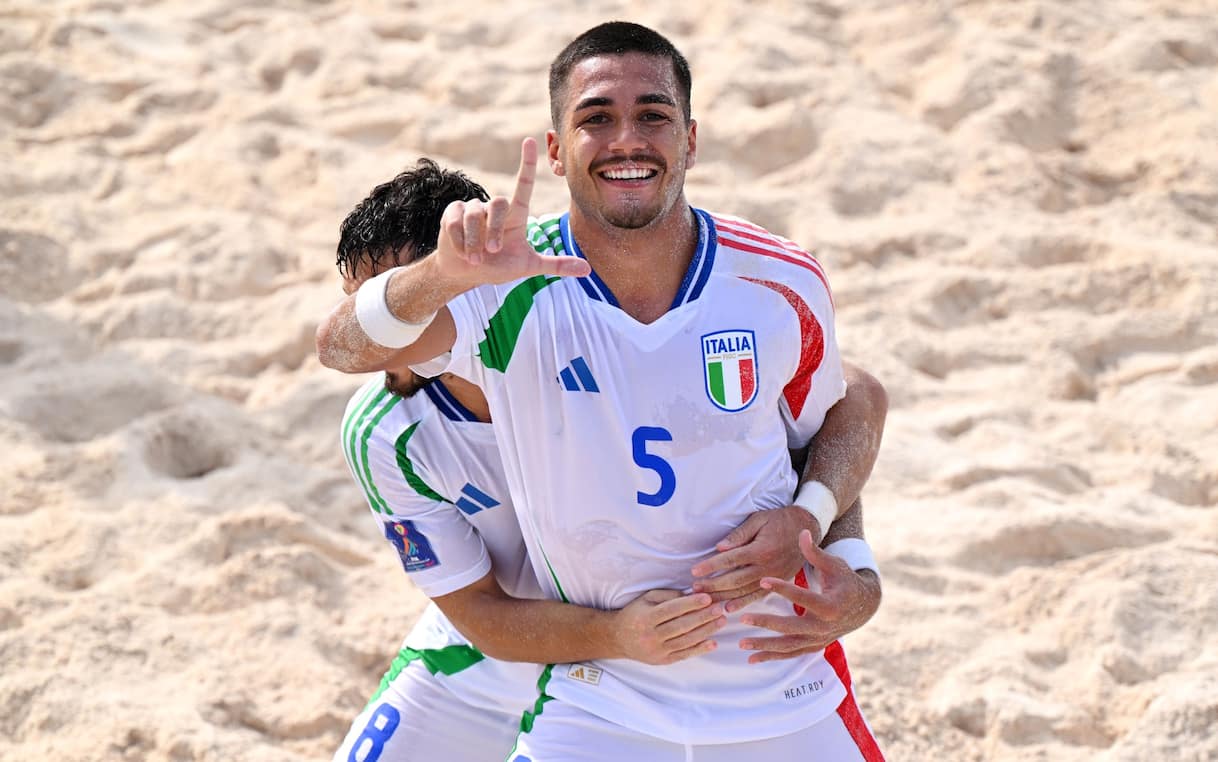 Beach Soccer, l'Italia è campione d'Europa: Spagna battuta 8-5 | Sky Sport