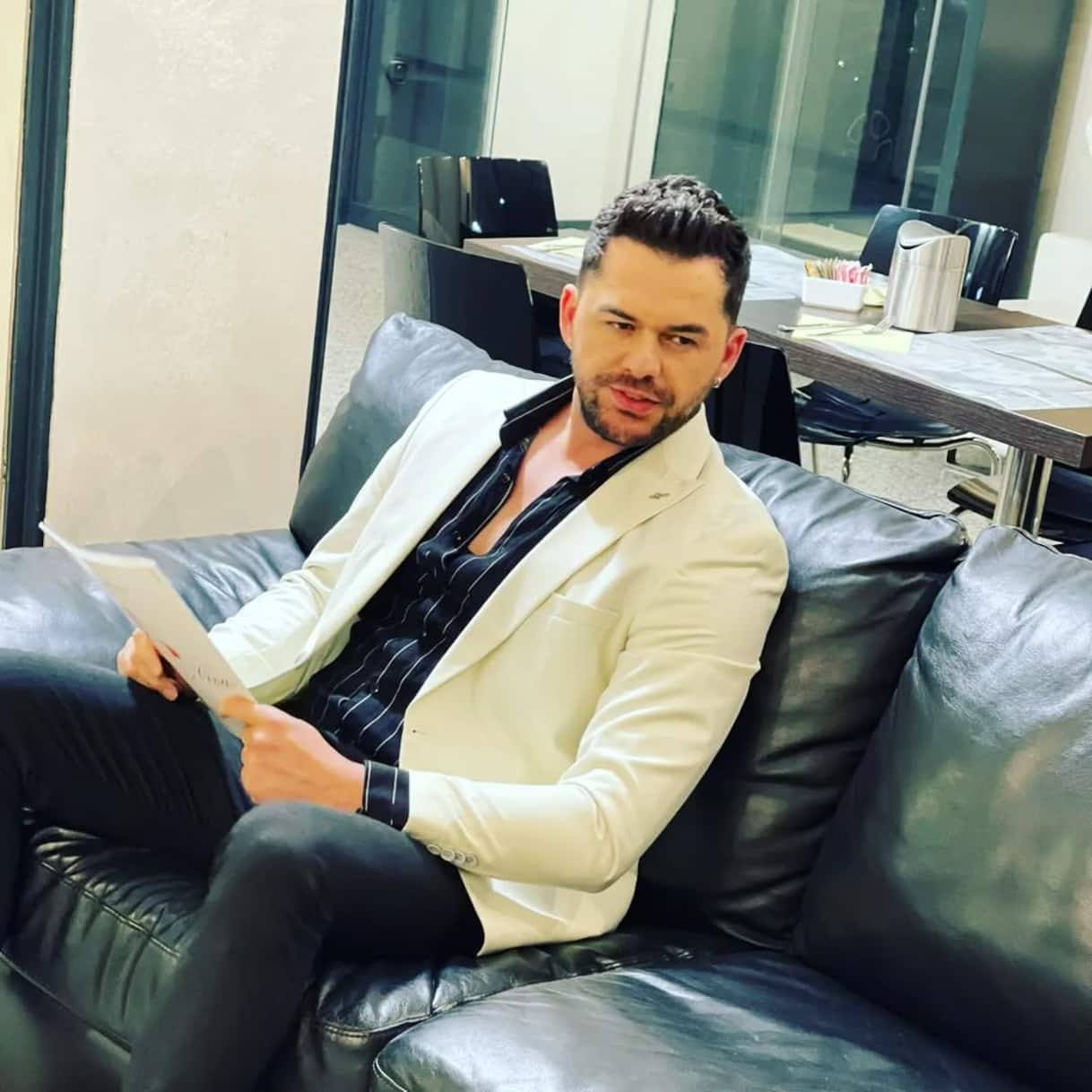 Morto a 40 anni, in Italia, il cantante albanese Shpat Kasapi | Sky TG24