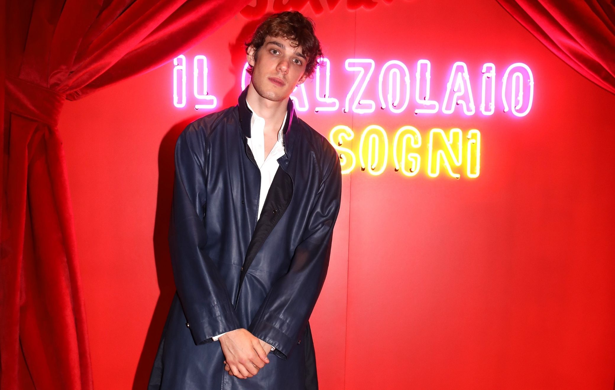 Chi è Matteo Oscar Giuggioli, l'attore che interpreta Mauro Repetto in ...