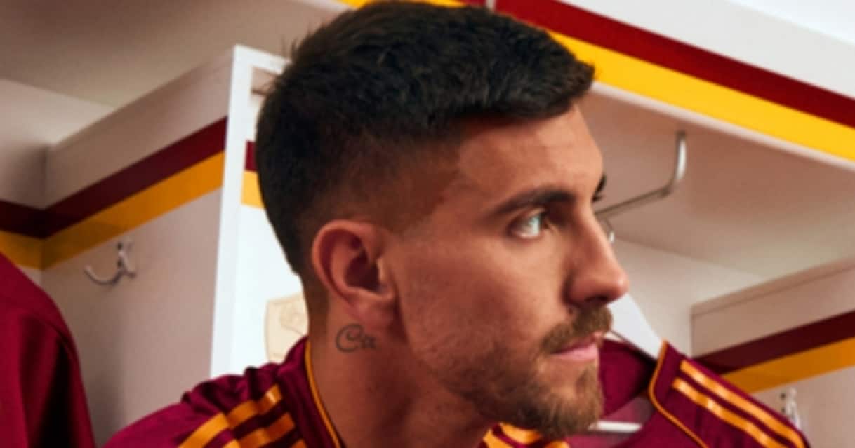 AS Roma, la nuova maglia per la stagione 2025 2026 | Sky Sport