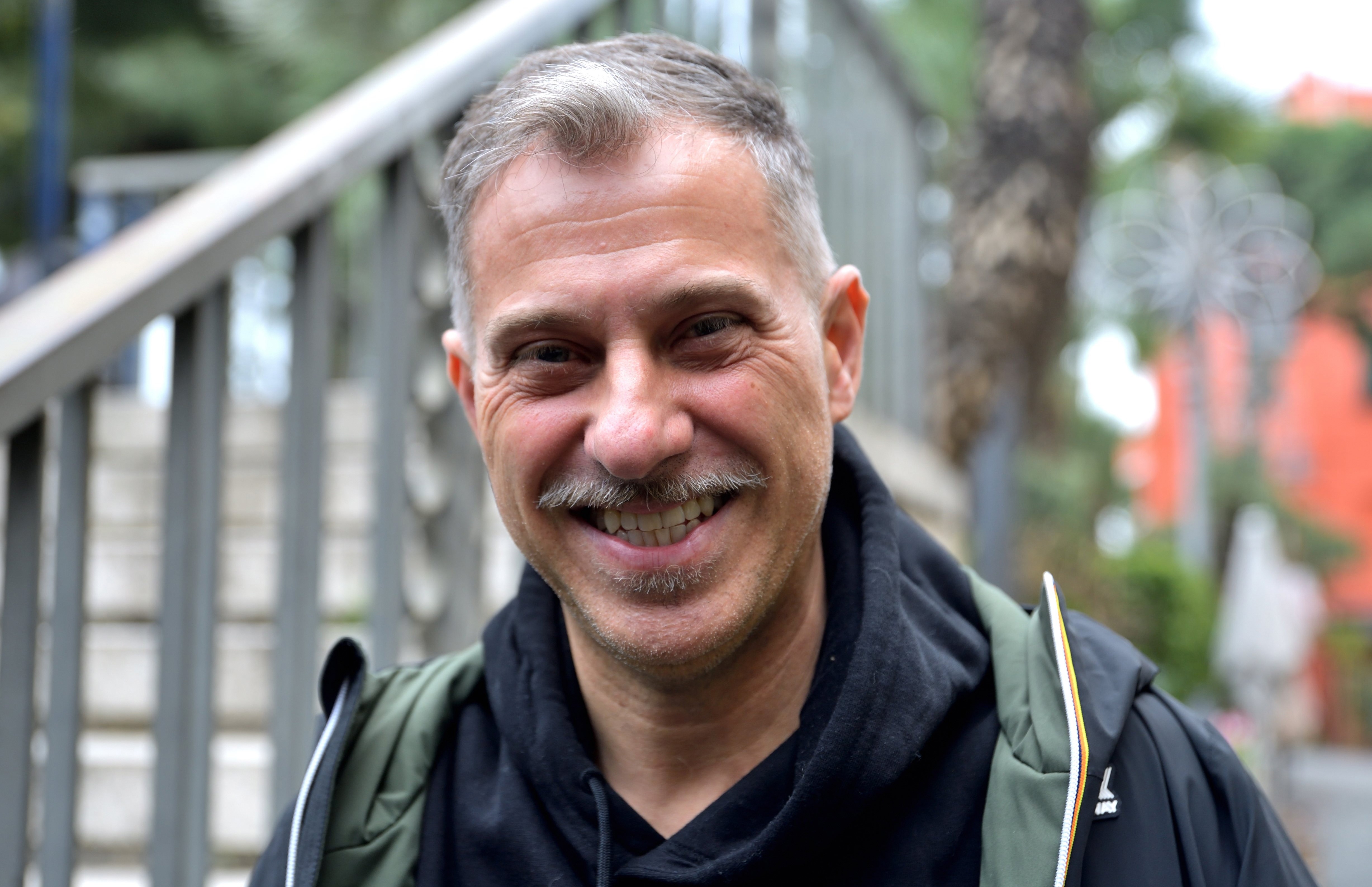 Sanremo 2025, chi è il comico del Trio Medusa Gabriele Corsi che ...