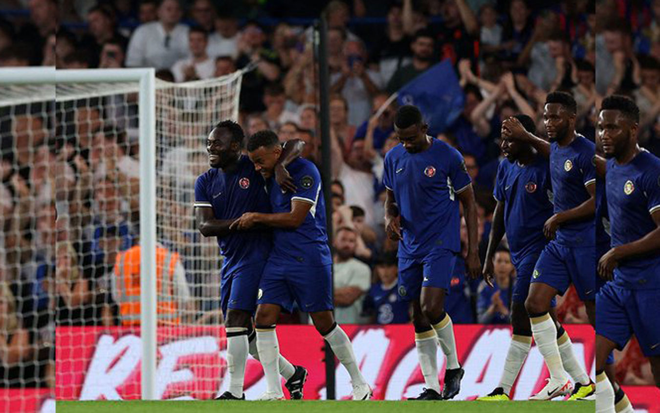 Gianluca Vialli, l'omaggio del Chelsea nell'amichevole con le 'legends ...