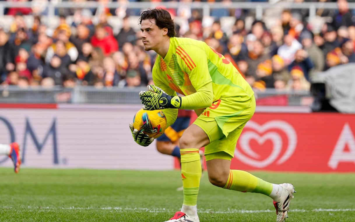 Svilar Roma, rinnovo fino al 2030. Le news di calciomercato | Sky Sport