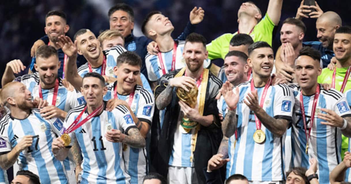 Messi dona iPhone d'oro ai compagni dell'Argentina ai Mondiali 2022 ...