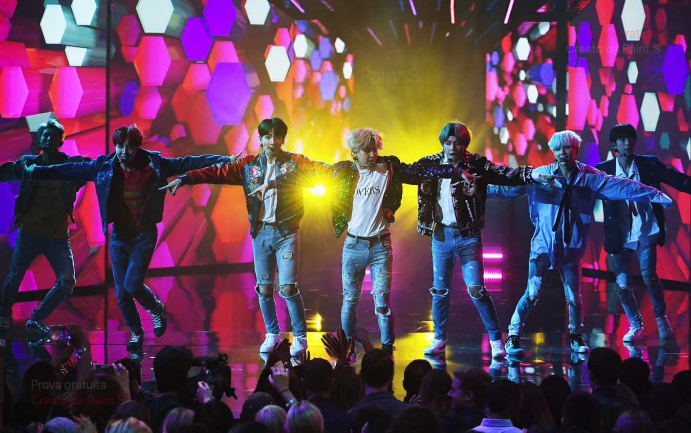 I BTS celebrano 10 anni, come sono cambiati i membri della band. FOTO