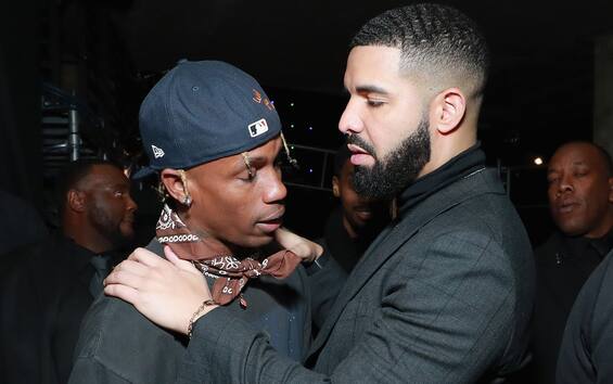 Travis Scott è salito sul palco di Drake, ecco i video