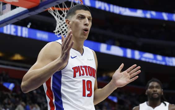 NBA, infortunio alla mano per Simone Fontecchio: la sua partita dura 5 ...