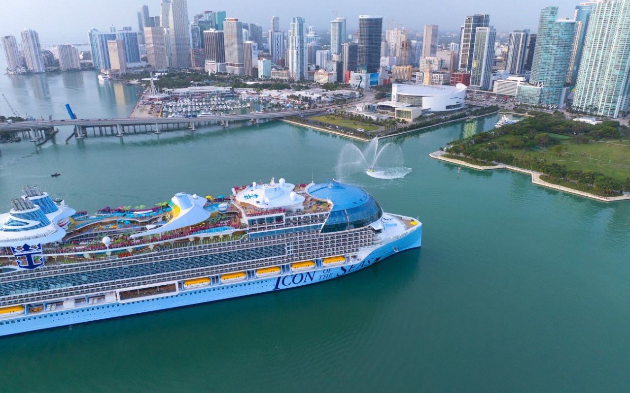 Salpata da Miami la nave da crociera più grande del mondo | Sky TG24