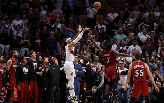 NBA, Miami-Portland, che finale: Strus la pareggia, ma Hart la vince sulla sirena. VIDEO | Sky Sport