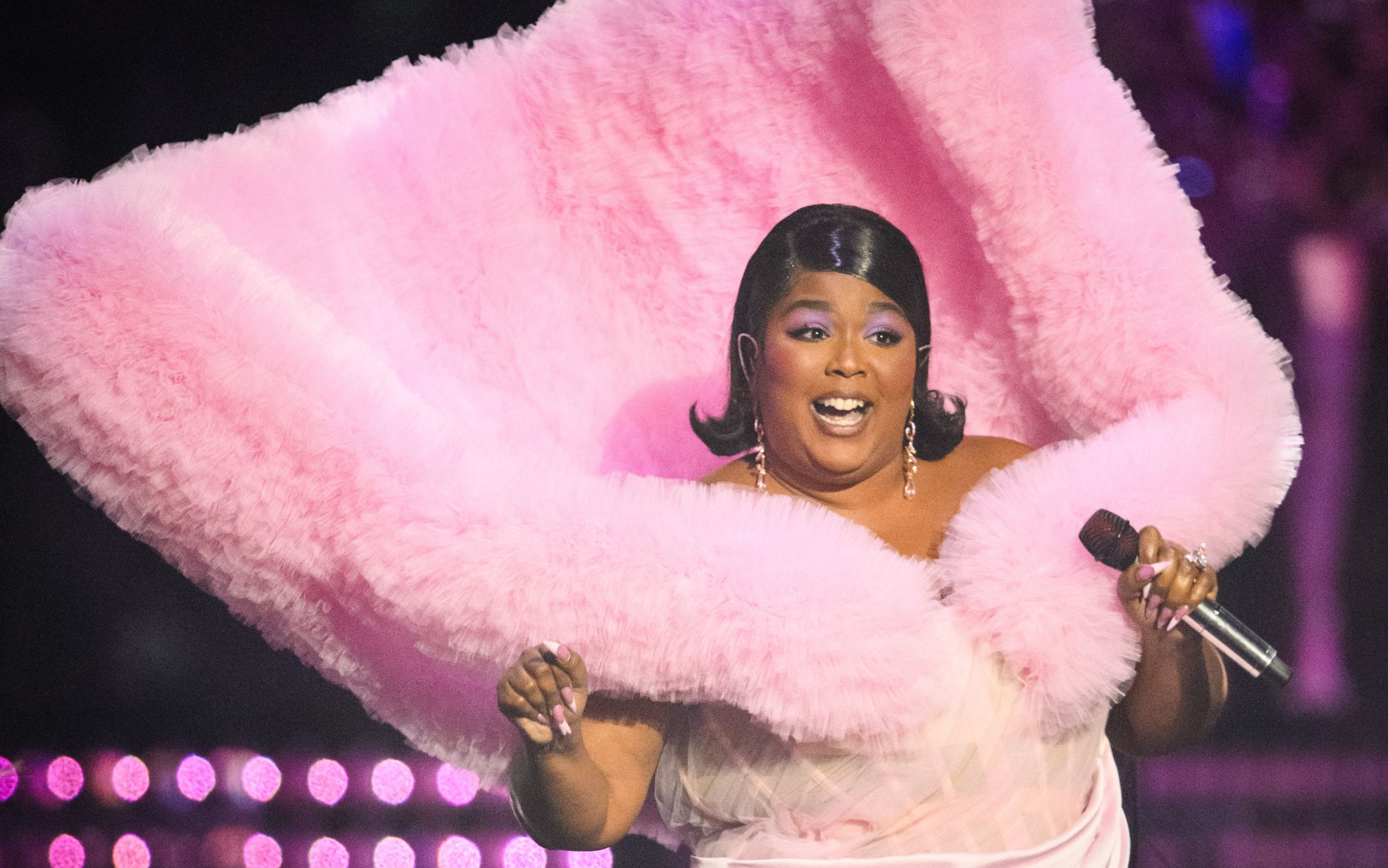Lizzo conquista Milano con uno show pieno d'amore e colori