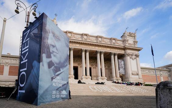 Mostre, Tolkien alla Gnam: quasi 30mila visitatori in un mese | Sky TG24