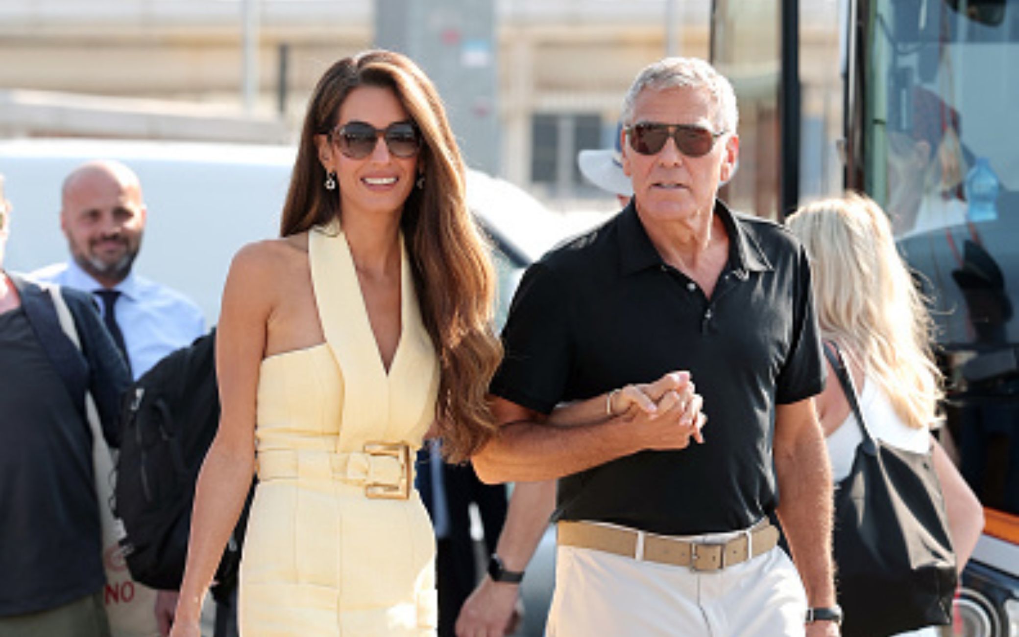 Mostra del Cinema di Venezia 2025, George Clooney e Amal sul red carpet ...