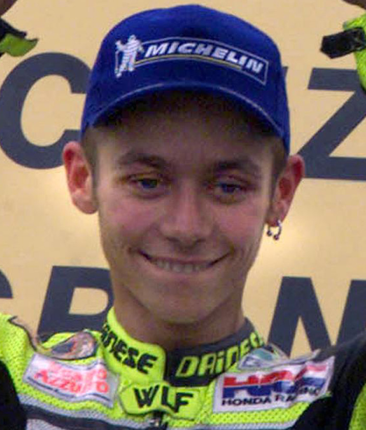 Rossi, 38 anni e mille volti: tanti auguri Vale! | Sky Sport