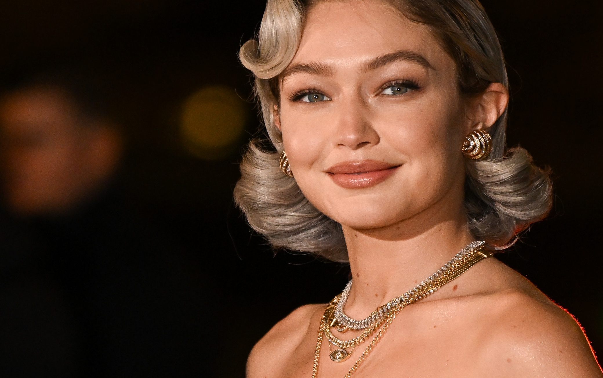 Gigi Hadid compie 30 anni, i suoi look più belli. FOTO | Sky TG24