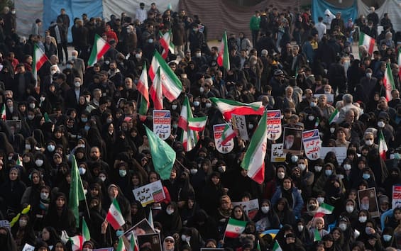 Iran, giustiziati due uomini dopo le manifestazioni di piazza | Sky TG24