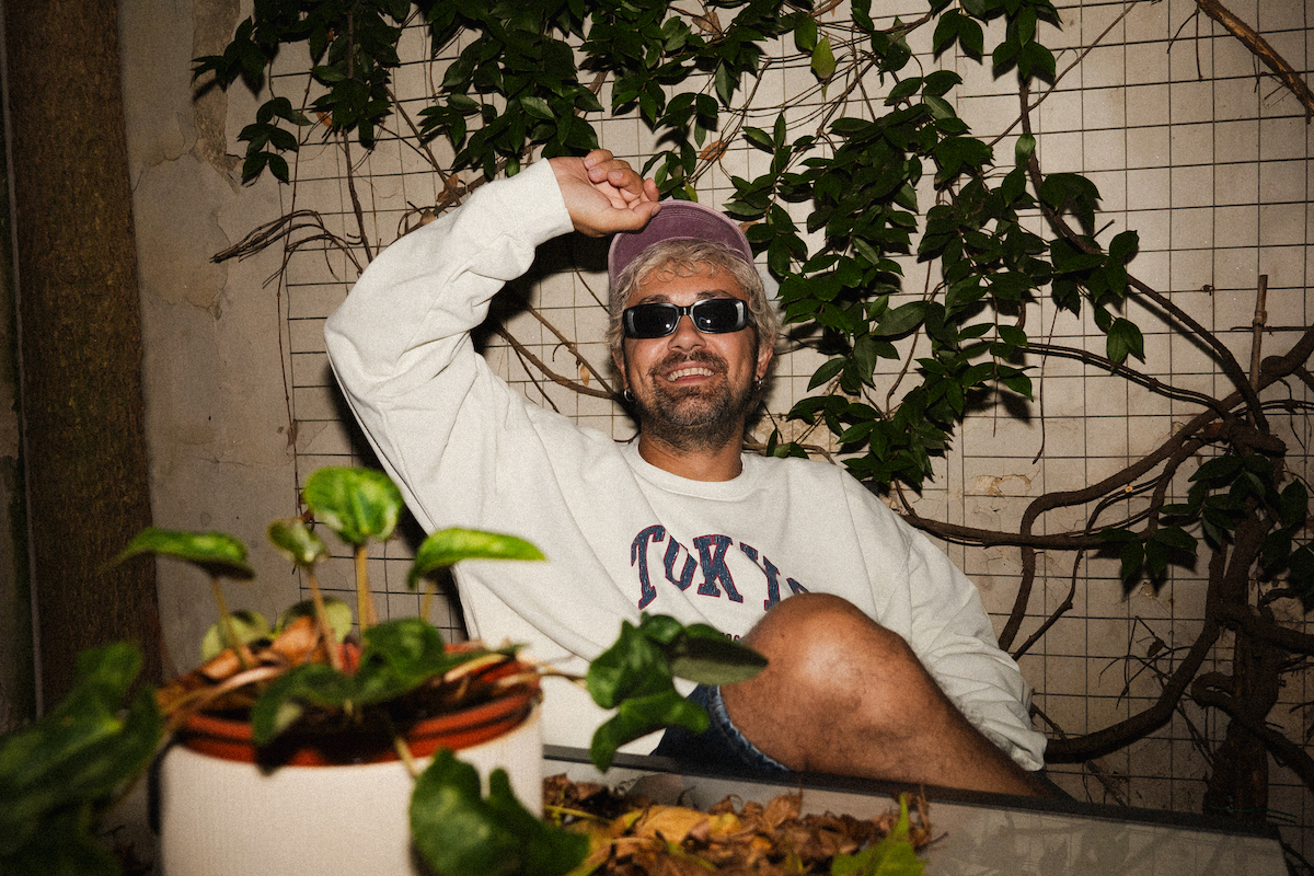 Luca Carboni festeggia i 40 anni di carriera tra musica e arte, i suoi ...