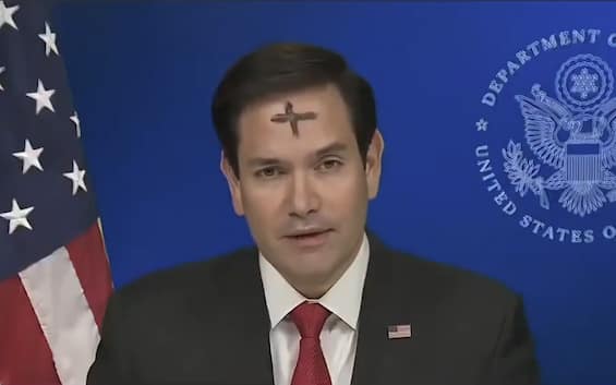 USA, il segretario di Stato Marco Rubio in tv con una croce in fronte ...