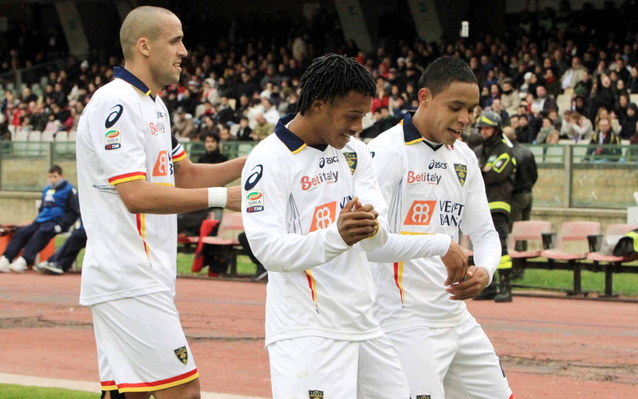 Il Lecce torna in Serie A: storia, curiosità e gli ex più famosi | Sky ...