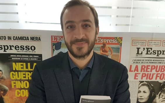 Emiliano Fittipaldi è il nuovo direttore di Domani, sostituisce Feltri | Sky TG24