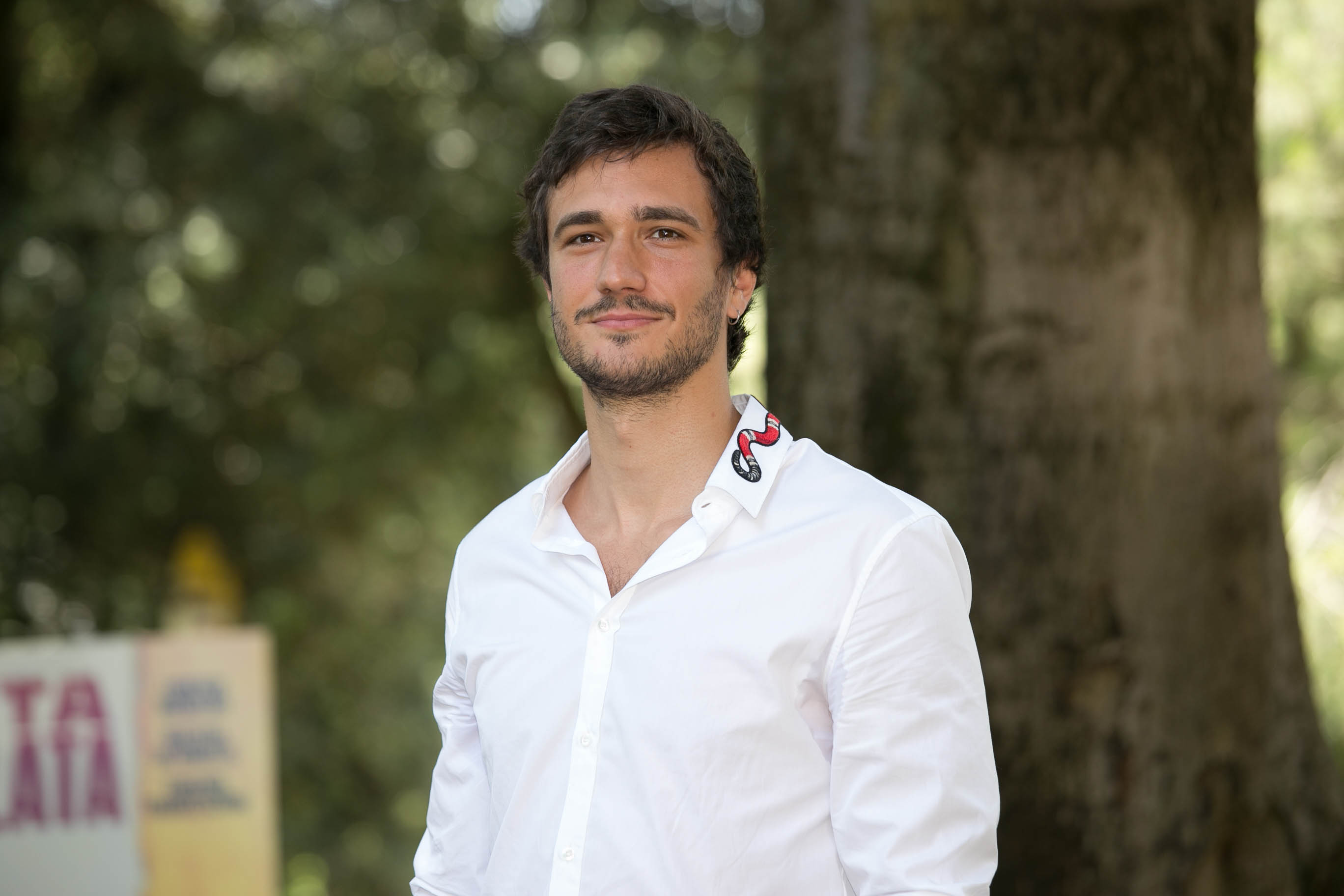 Emily in Paris 4, chi è Eugenio Franceschini l'attore che interpreta ...