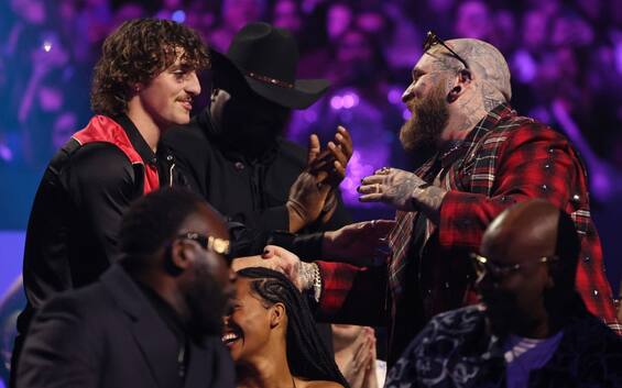 Benson Boone e Teddy Swims incantano gli MTV EMAs e promettono: 'Italia ...