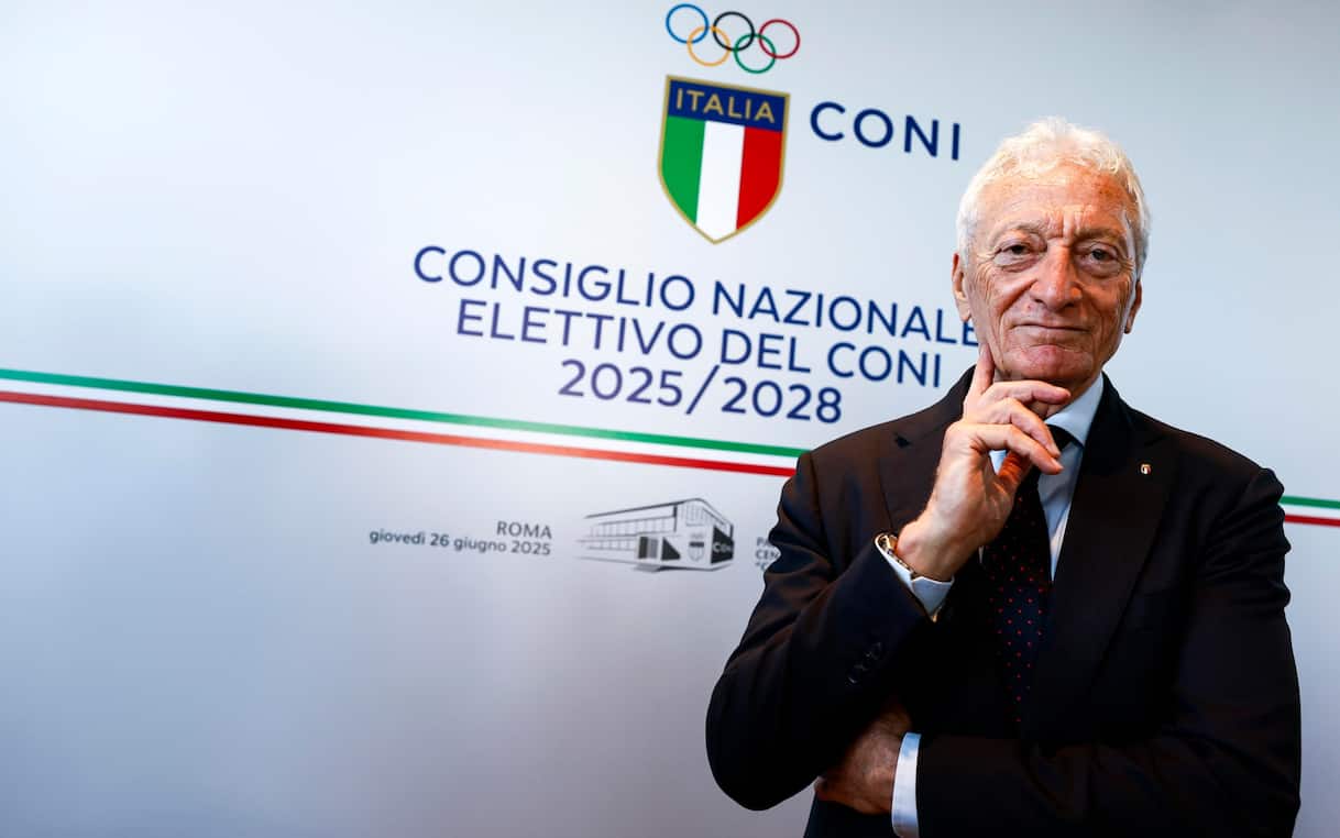 Coni, Luciano Buonfiglio eletto nuovo presidente: le news di oggi | Sky ...