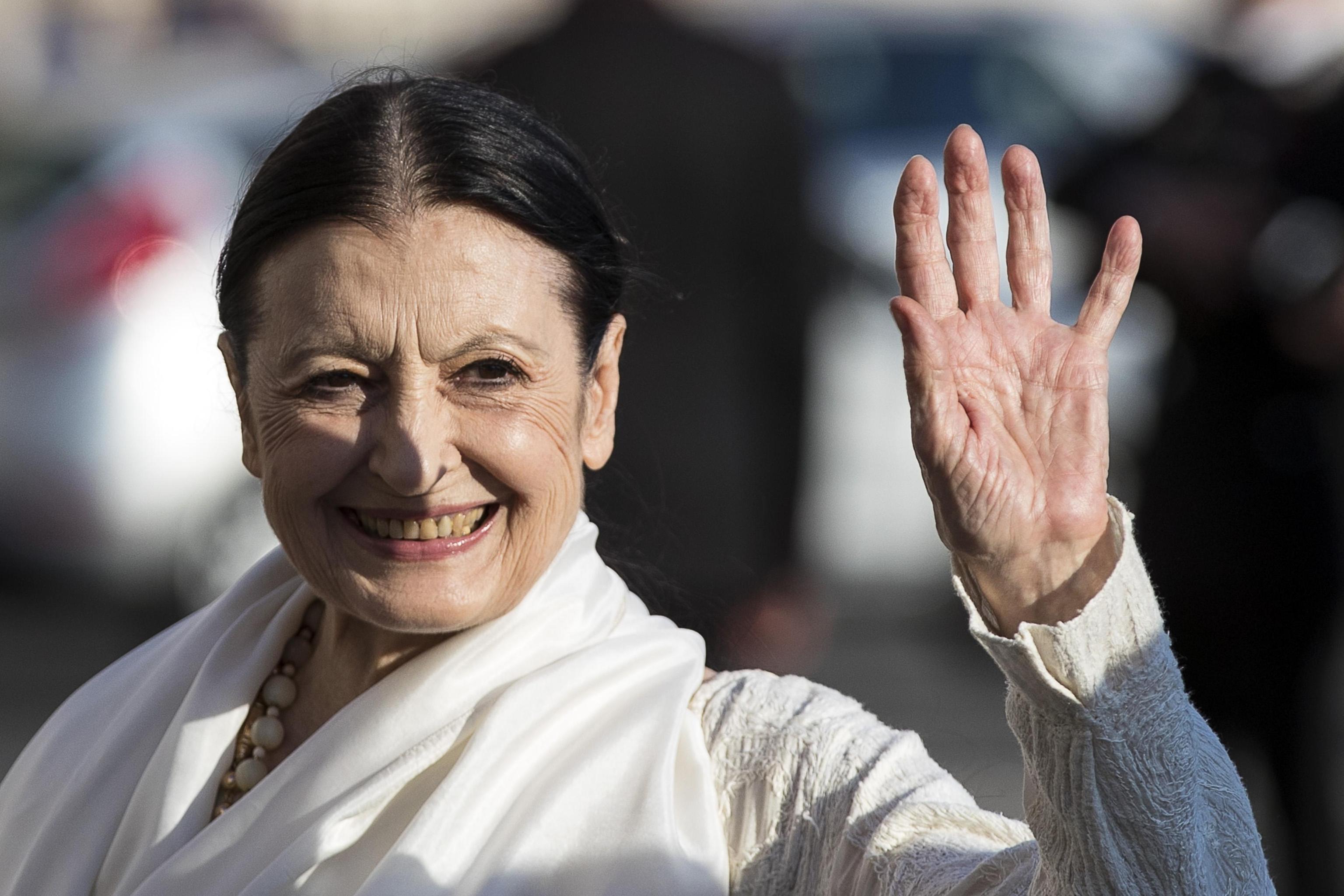 Carla Fracci, dal successo alla malattia: storia di una delle più ...