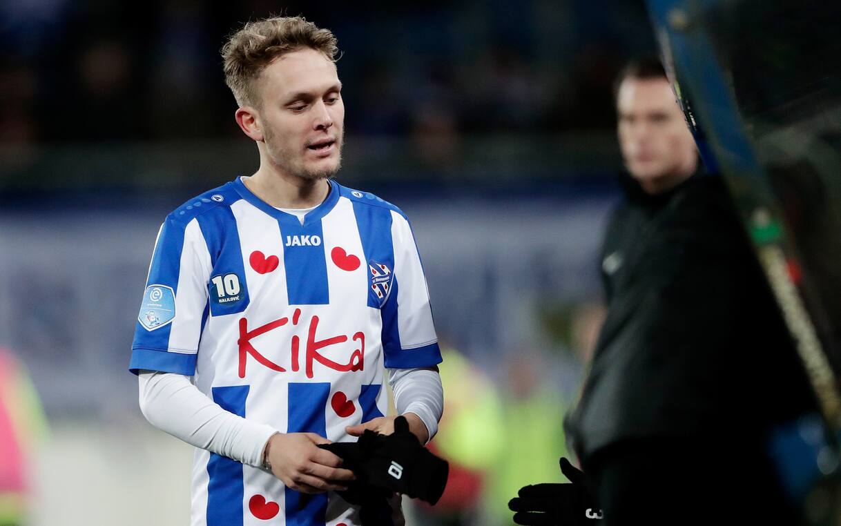 Halilovic, il tiro dell'ex Milan colpisce il bar dell'Heerenveen. VIDEO ...
