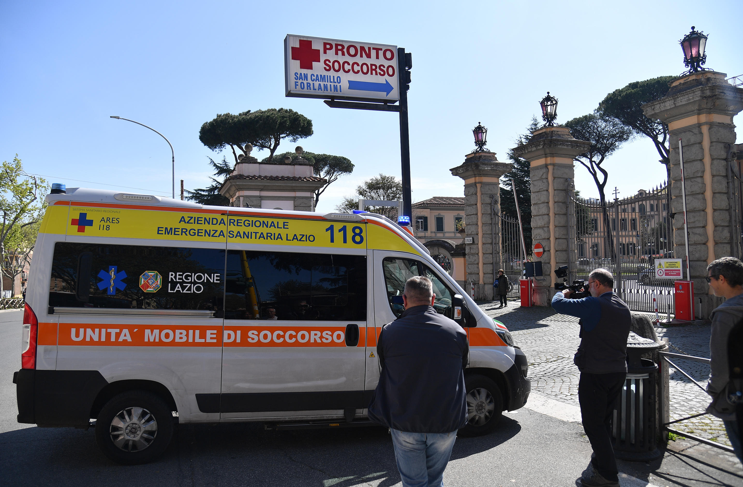 Roma, morto il 13enne colpito da un'arma da fuoco alla testa | Sky TG24