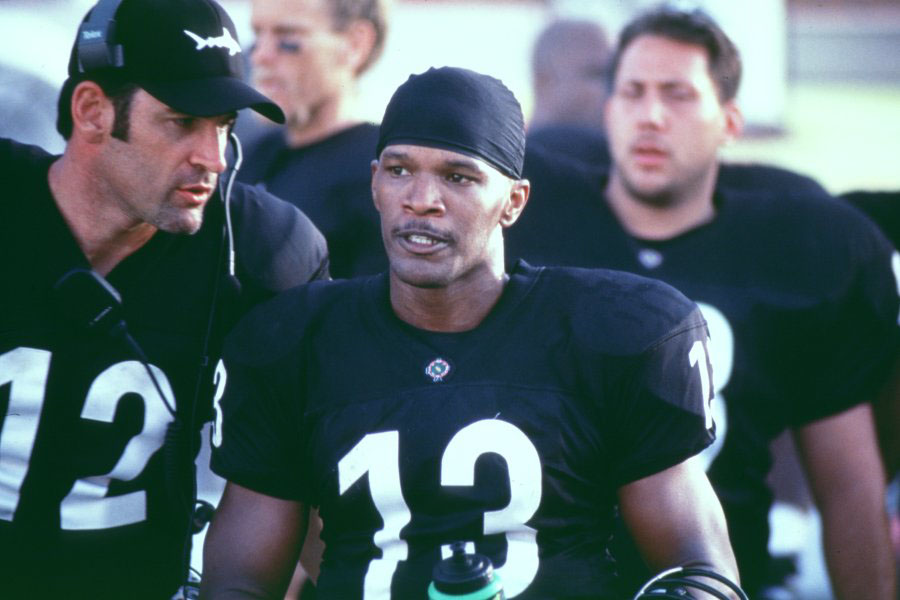 Jamie Foxx colpito da un bicchiere di vetro durante una cena ...