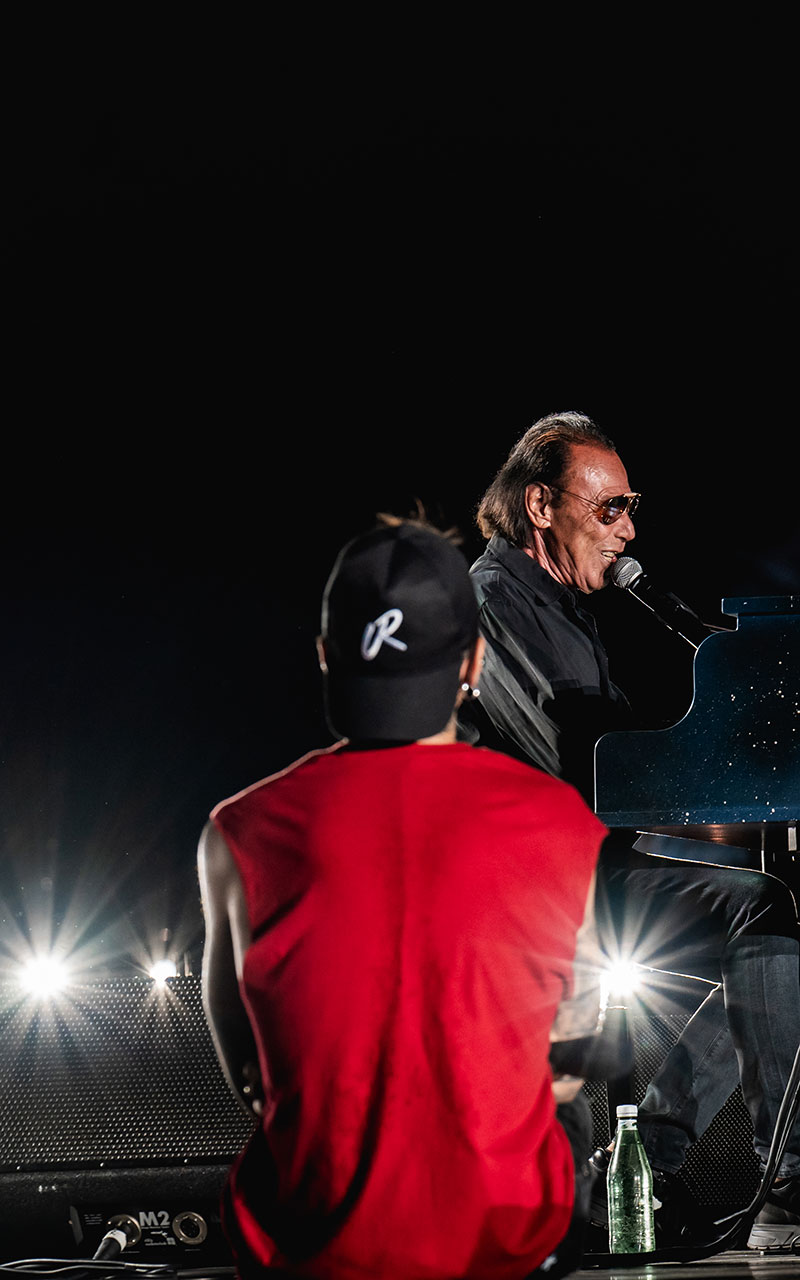 Ultimo, è uscito il nuovo singolo Altrove. In arrivo anche il nuovo ...